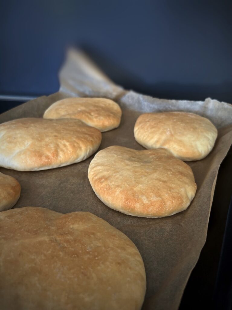 Pita Brot selber machen: ein einfaches Rezept zum backen und befüllen